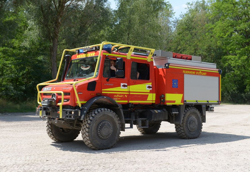 Camion de pompier : 4 Mercedes Unimog pour Stuttgart - FranceRoutes