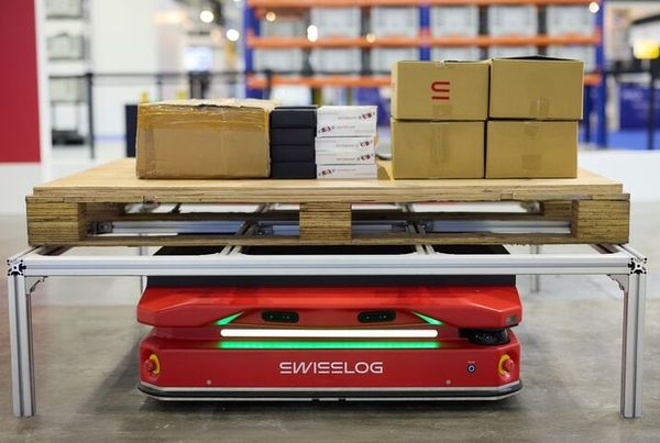 Swisslog étoffe son catalogue avec des AMR - Supply Chain Magazine