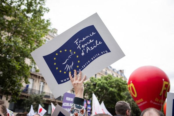 Asile : une politique "humaine et rationnelle" rapporterait 3,3 ...